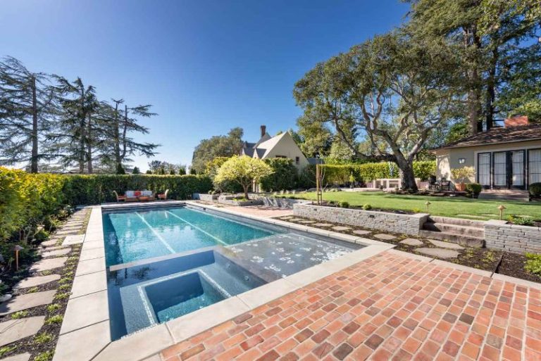 Creating Sophisticated Outdoor Living Areas - Carecraft